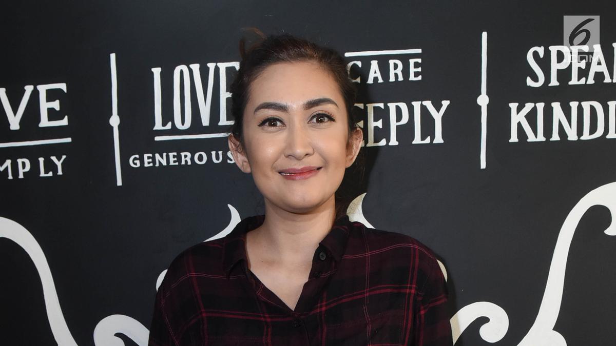 Nafa Urbach Absen di Pemeriksaan Polisi soal Pedofilia - ShowBiz ...