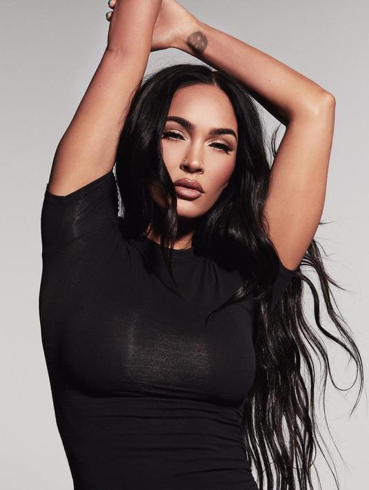 Potret Close Up Megan Fox yang Kerap Bikin Salfok, Aura Seksi Memancar