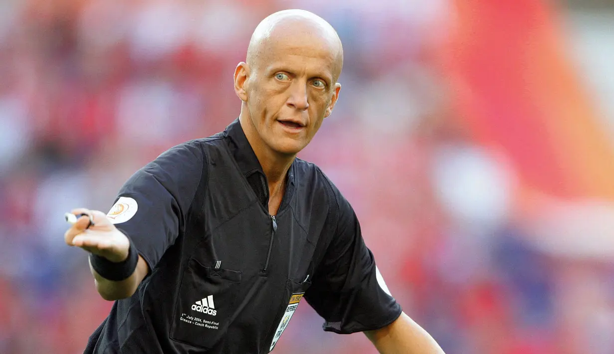 Foto: Menilik Kembali Kiprah Pierluigi Collina, Pengadil Lapangan ...
