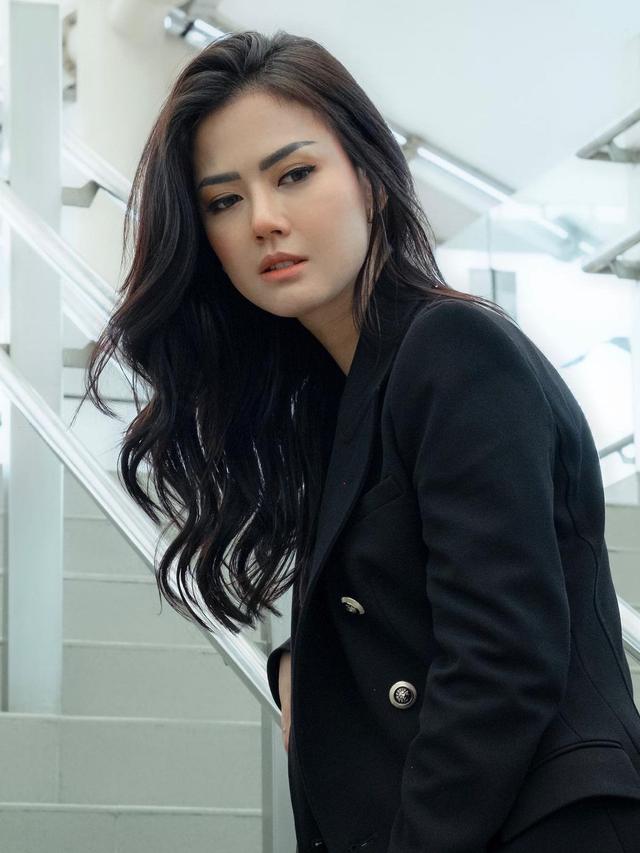 6 Potret Nita Gunawan, Seleb yang Tengah Jadi Sorotan - Hot Liputan6.com