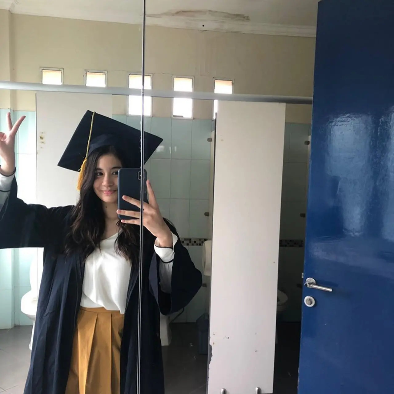 Jarang Tersorot, Ini 5 Potret Cantik Arla Ailani Putri Bucek Depp dan ...