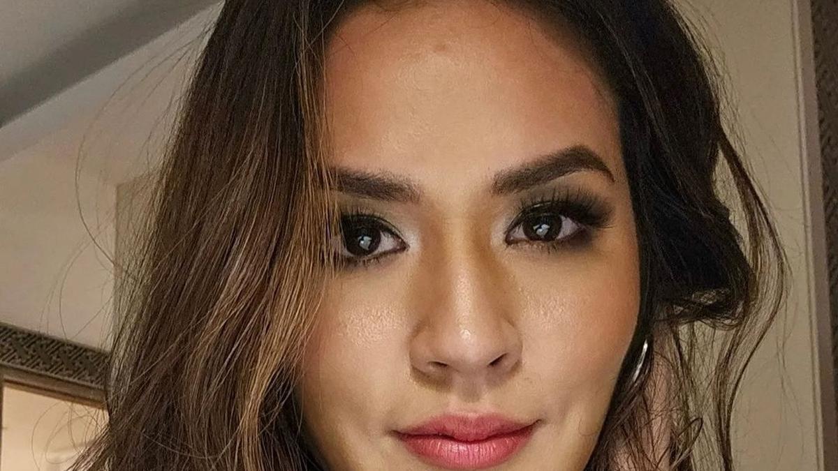 6 Potret Raisa dengan Makeup Berantakan Usai Manggung, Dipuji Tetap ...