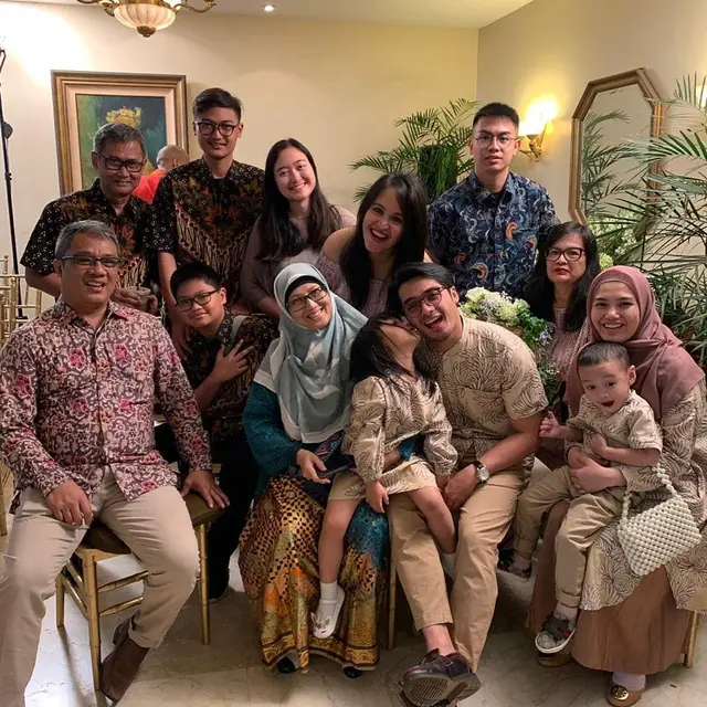 6 Potret Puteri Modiyanti 'Anak' Tommy Soeharto Bareng Keluarga Sandy Harun - Hot Liputan6.com