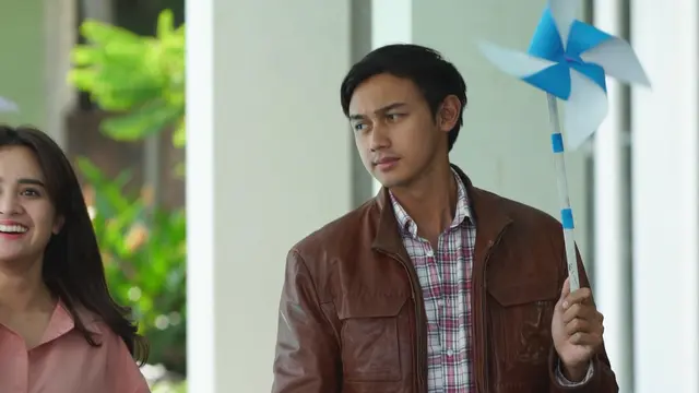 Sinetron Badai Pasti Berlalu: Helmi Belikan Cincin untuk Sisca, Tayang Kamis 3 Juni 2021 Malam ...