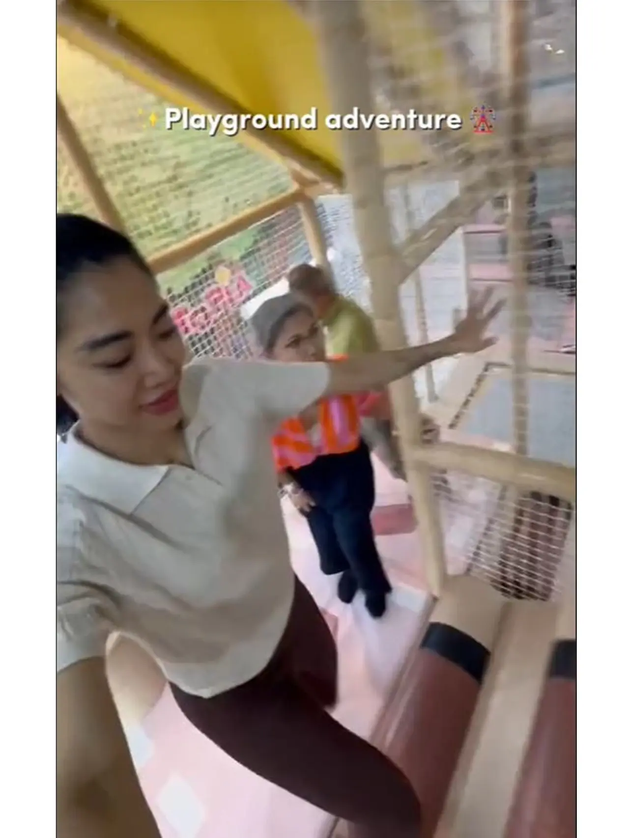 6 Potret Widi Vierratale Ajak Orangtua Main ke Playground, Sang Ibu ...