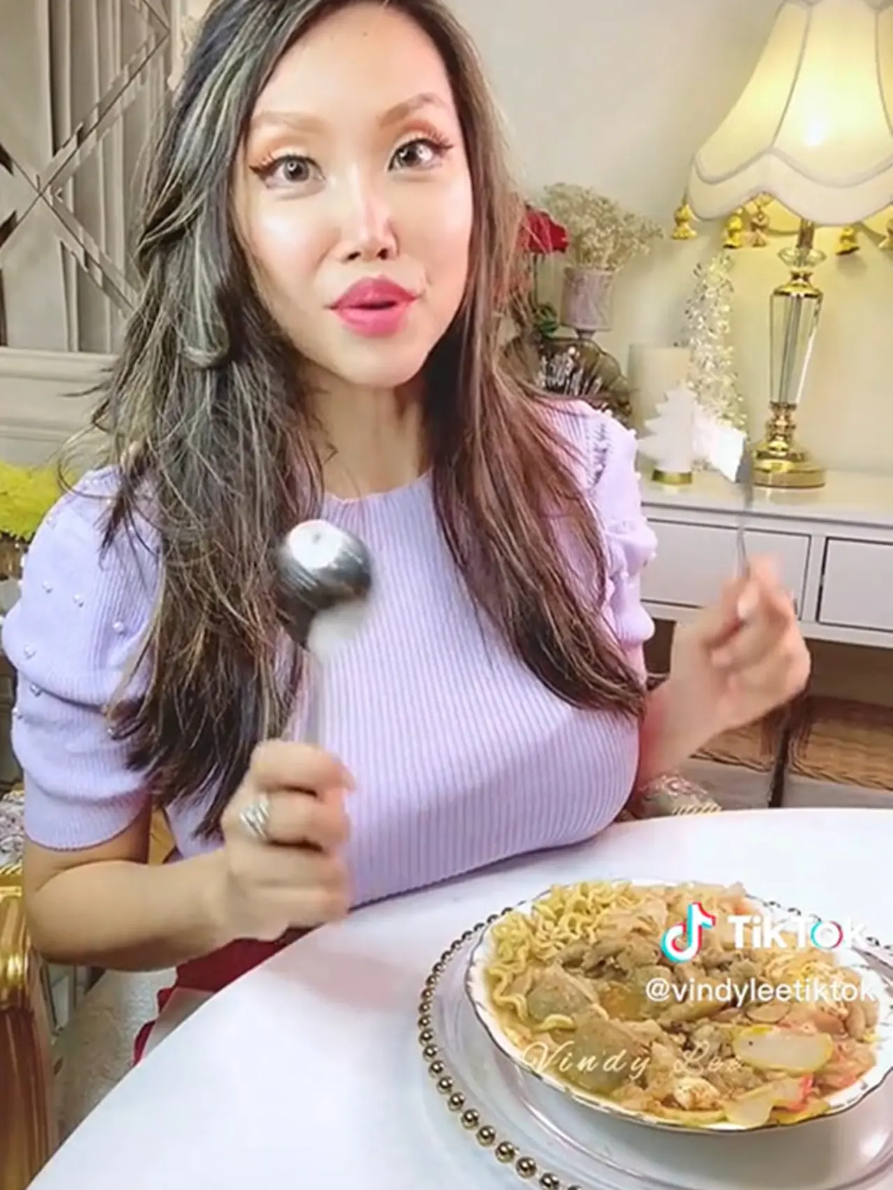 Tutorial Makan Seblak Mercon Anggunly Chef Vindy Lee Tuai Protes ...