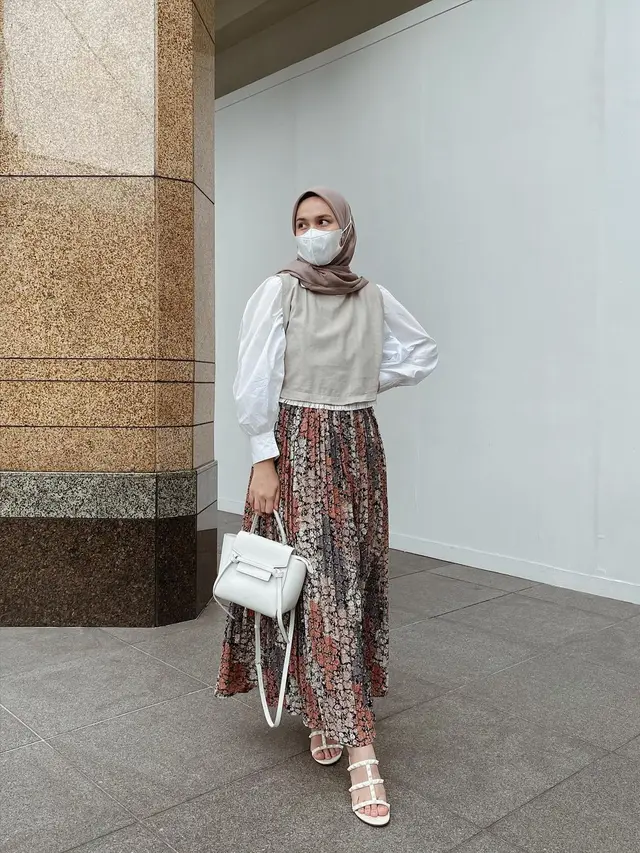 6 Gaya OOTD Ala Hijabers Dwi Handayani Ini Bisa Jadi Inspirasi Lebaran ...