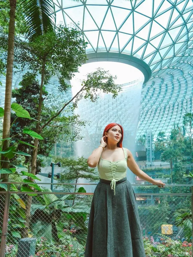 Potret Hanum Mega Makin Cantik Usai Cerai dengan Achmad Herlambang ...