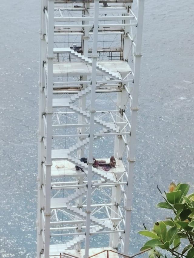 Polemik Lift Kaca Rp 200 M di Pantai Kelingking di Bali: Langgar Tata ...