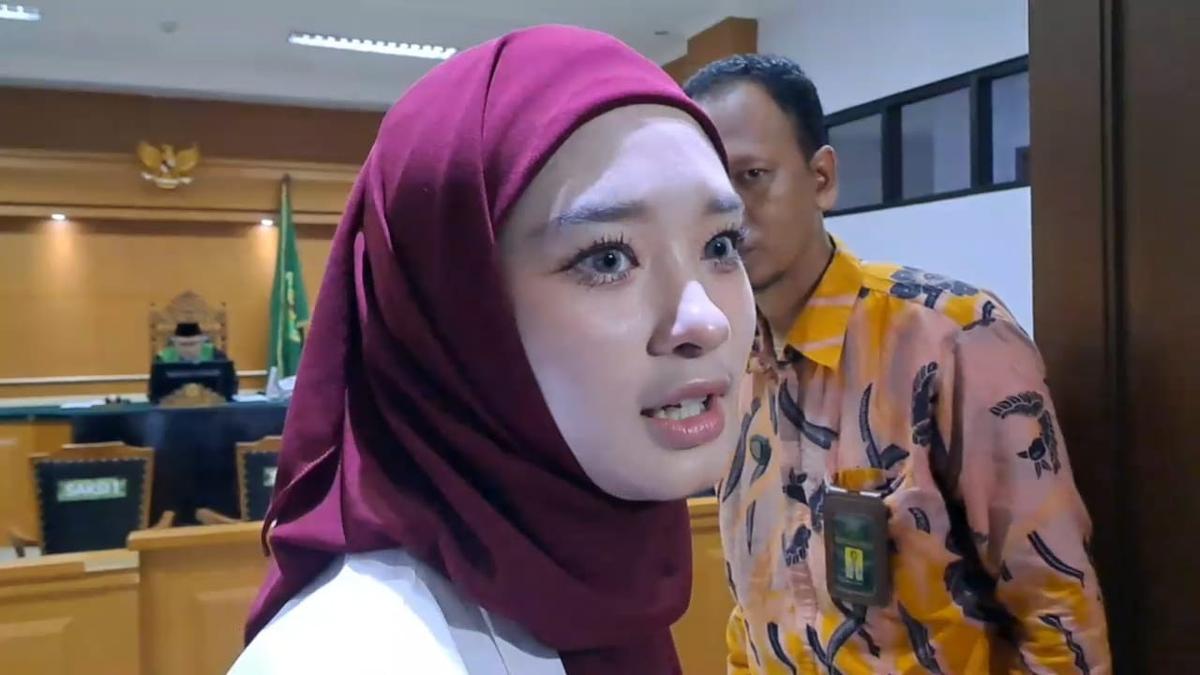 Banjir Air Mata, Inara Rusli Resmi Cerai dengan Virgoun