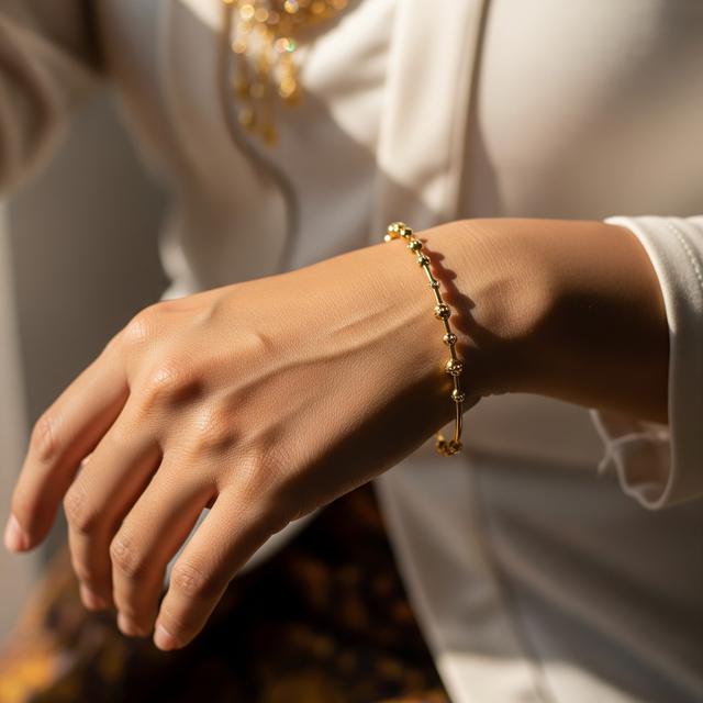8 Pilihan Gelang Emas Minimalis Tipis tapi Tetap Terlihat Mahal, Tampil ...