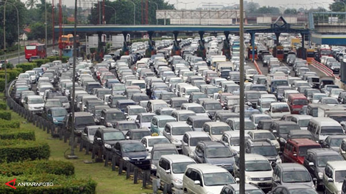 Siap-Siap Macet, Mobil Di bawah Rp 100 Juta Bakal Bertebaran - Bisnis ...