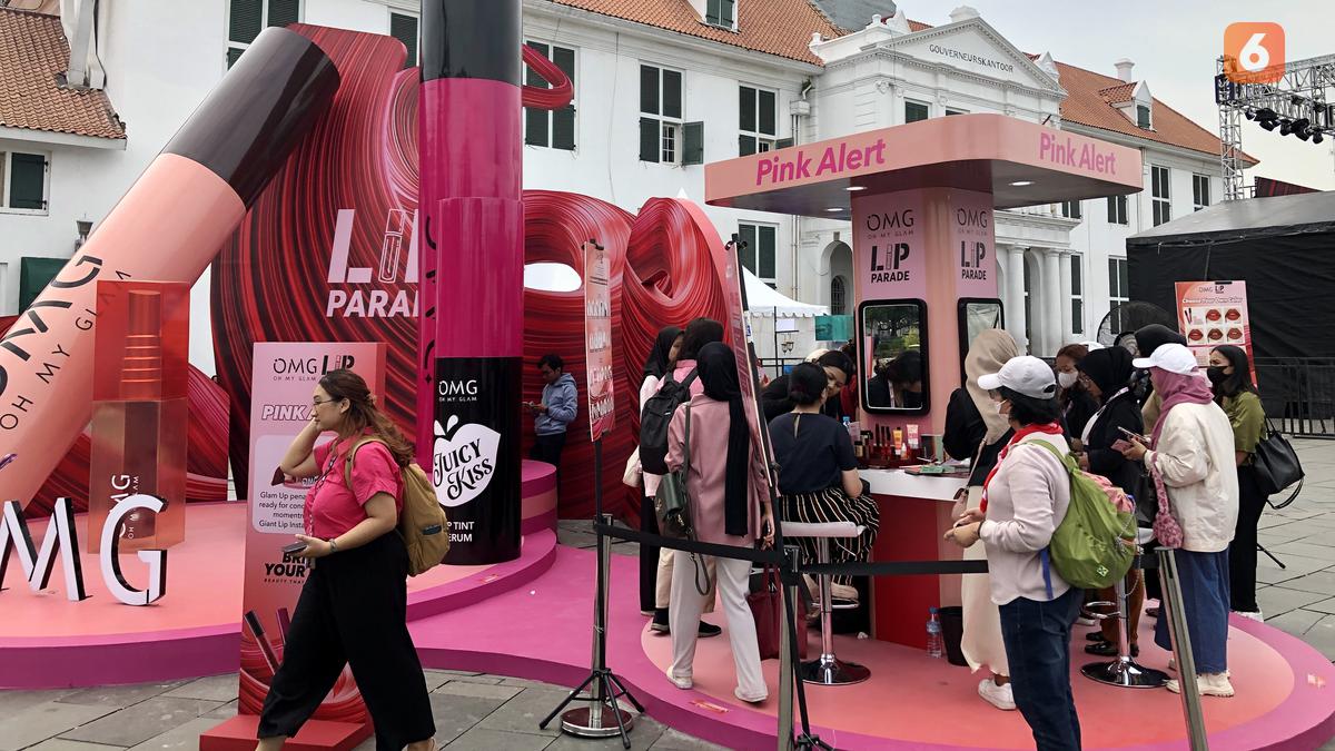 OMG Lip Parade, Serunya Jajal Ragam Produk Lipstik sampai Nonton Konser ...