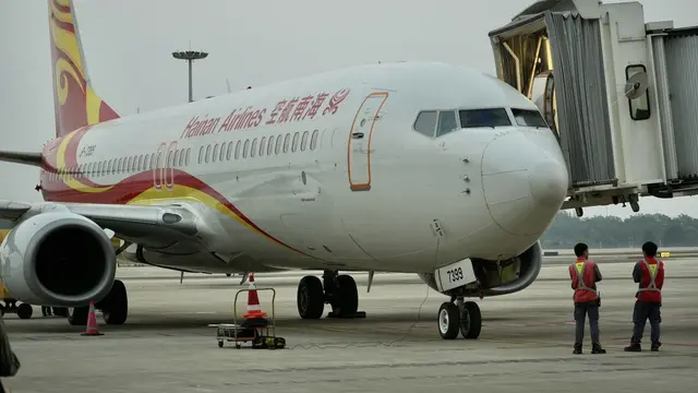 Maskapai China Dikritik Habis-habisan karena Ancam Hukum Awak Kabin ...