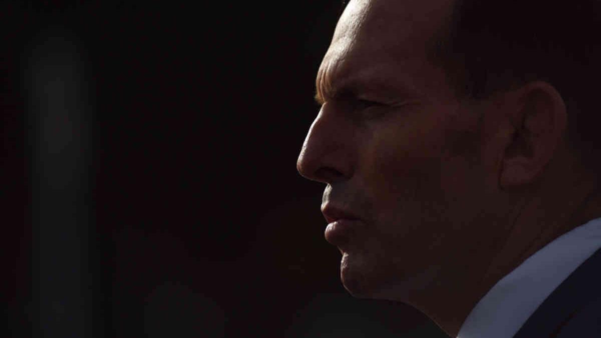 Tak Pakai Masker, Eks PM Australia Tony Abbott Didenda Rp 5,2 Juta ...