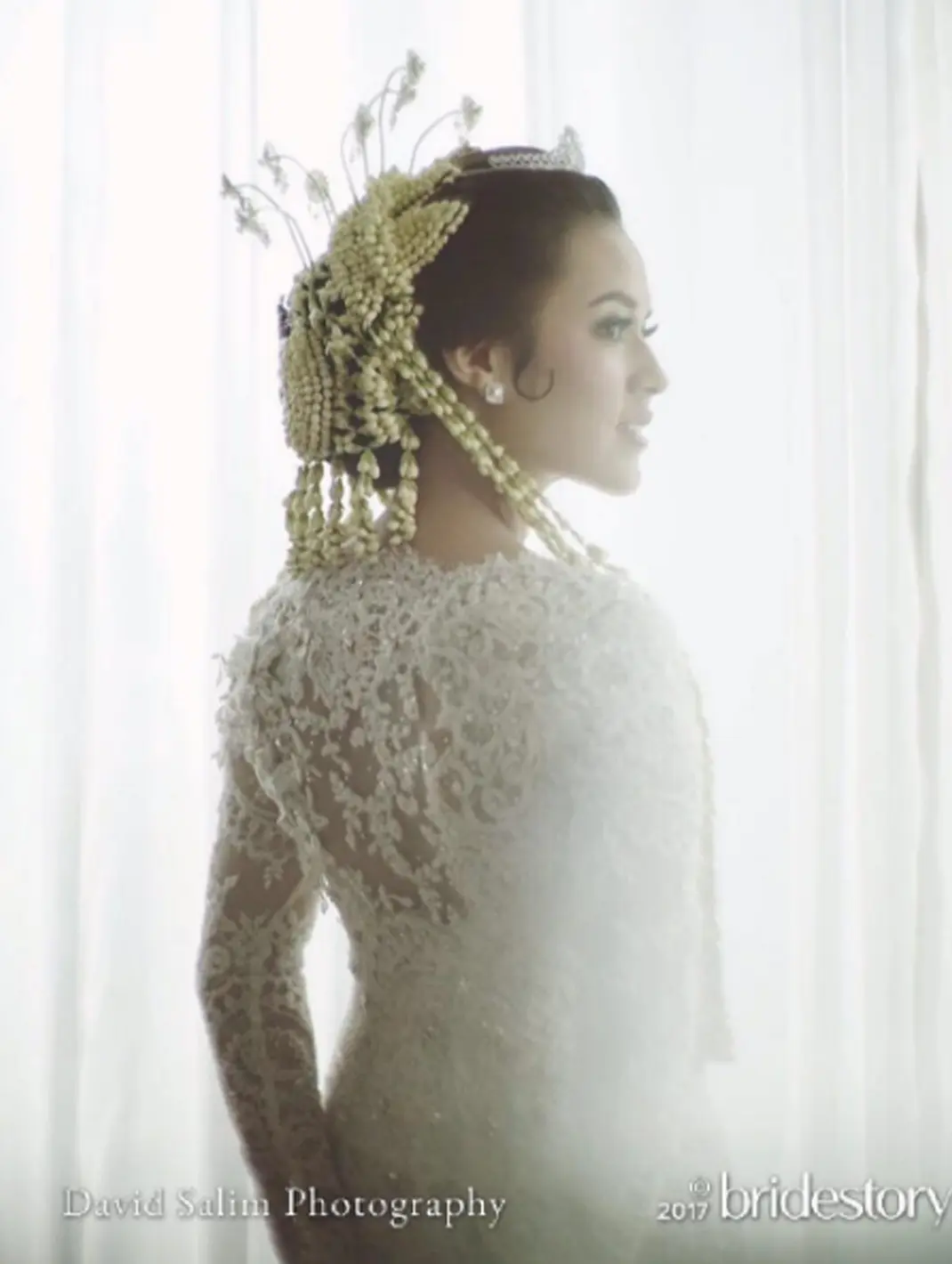 PHOTO: Senyum Bahagia Raisa dan Hamish Daud Resmi Menikah - Foto ...