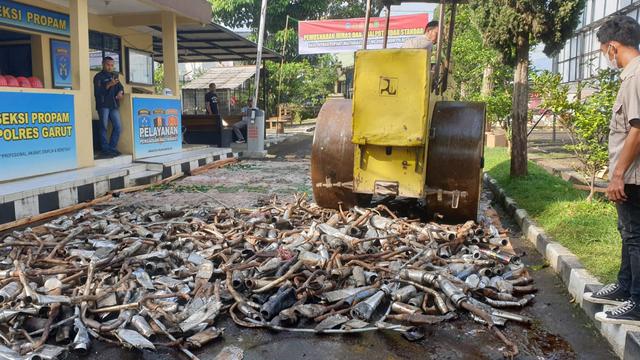 Ribuan Knalpot Brong Sitaan Bakal Disulap Jadi Ikon Patung Domba Garut ...