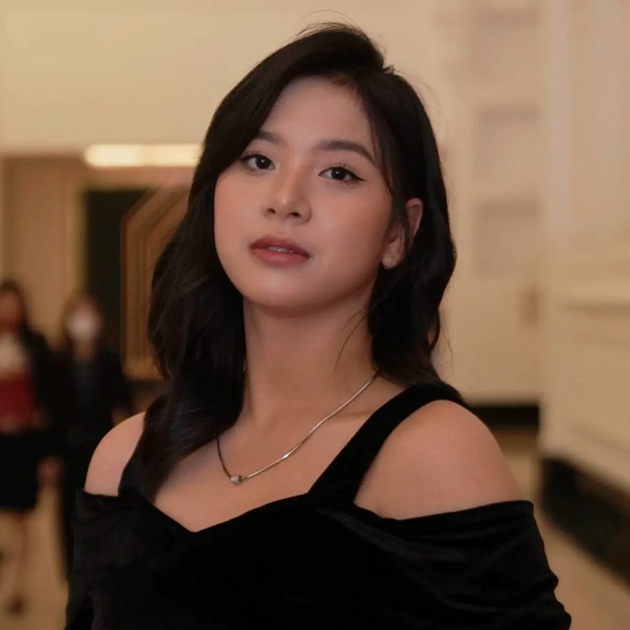 Perdana! Zee dan Freya Live Streaming di Shopee Live, Bisa Dapat Undangan Nonton Langsung JKT48 ...