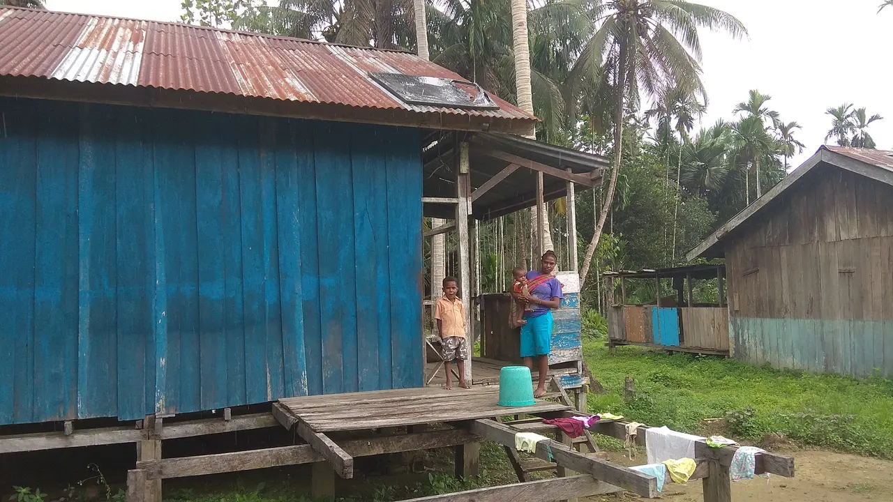 Keringat Prajurit TNI di Balik Terang Kampung Kriku Papua - Regional ...