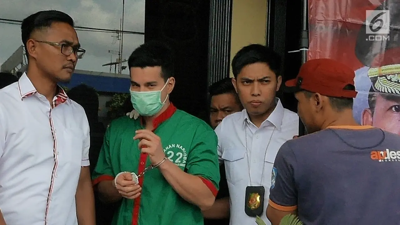 Divonis 9 Tahun Penjara, Ini Perjalanan Karier Steve Emmanuel - Hot ...