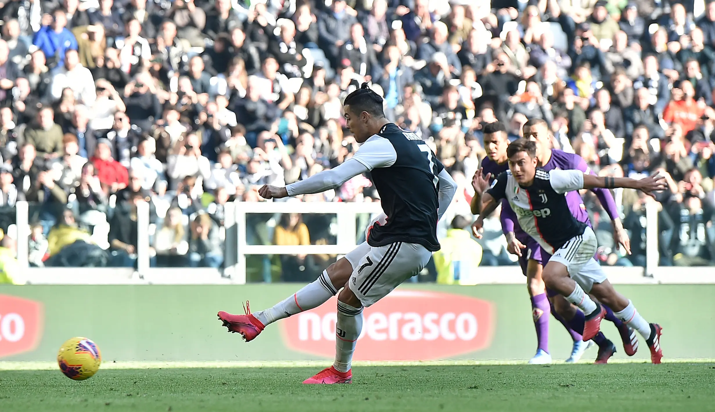 Foto Penampilan Ciamik Cristiano Ronaldo Saat Juventus Hajar