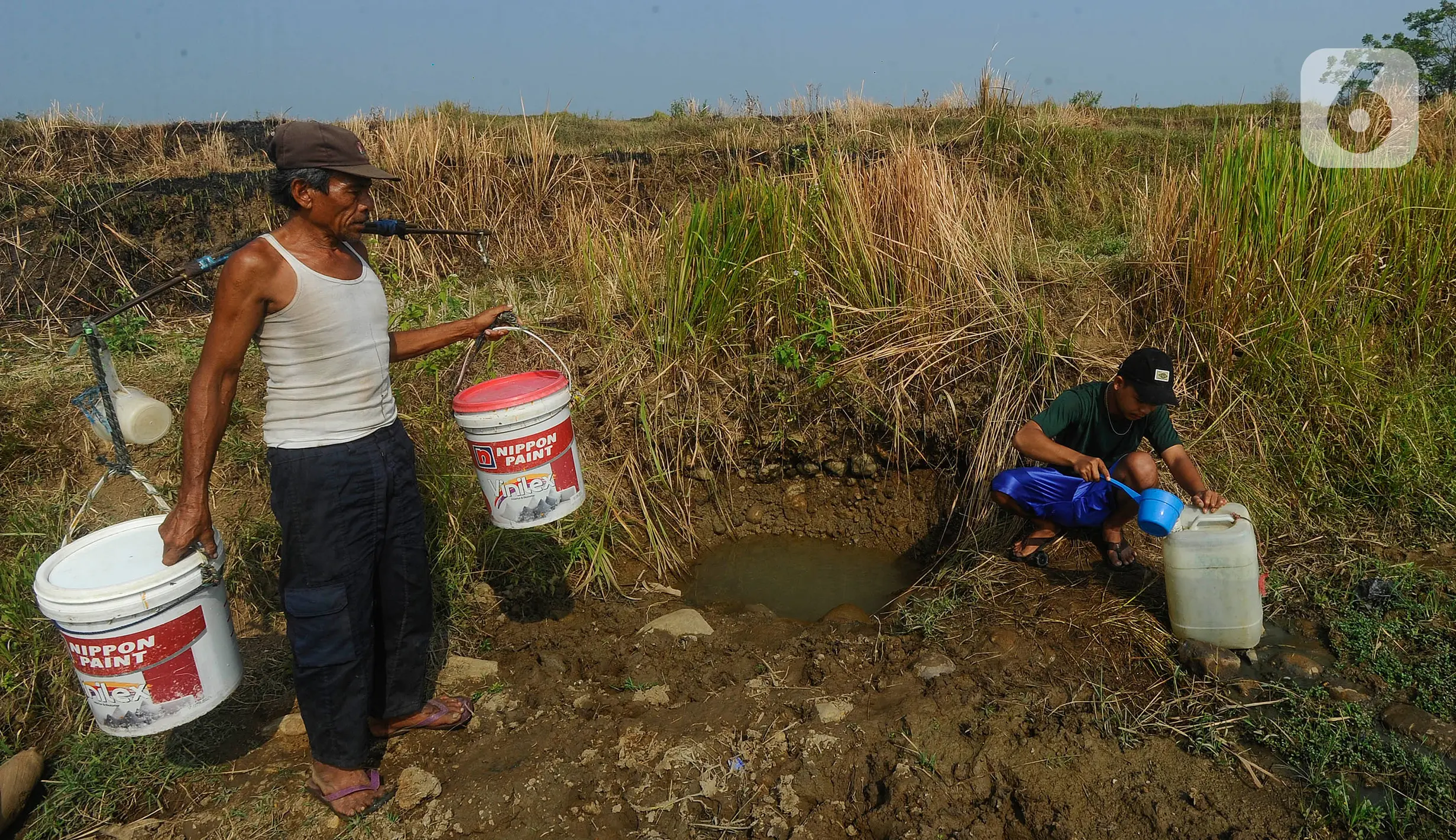 Potret Warga Bogor Andalkan Sumber Air Mirip Kubangan - Foto Liputan6.com