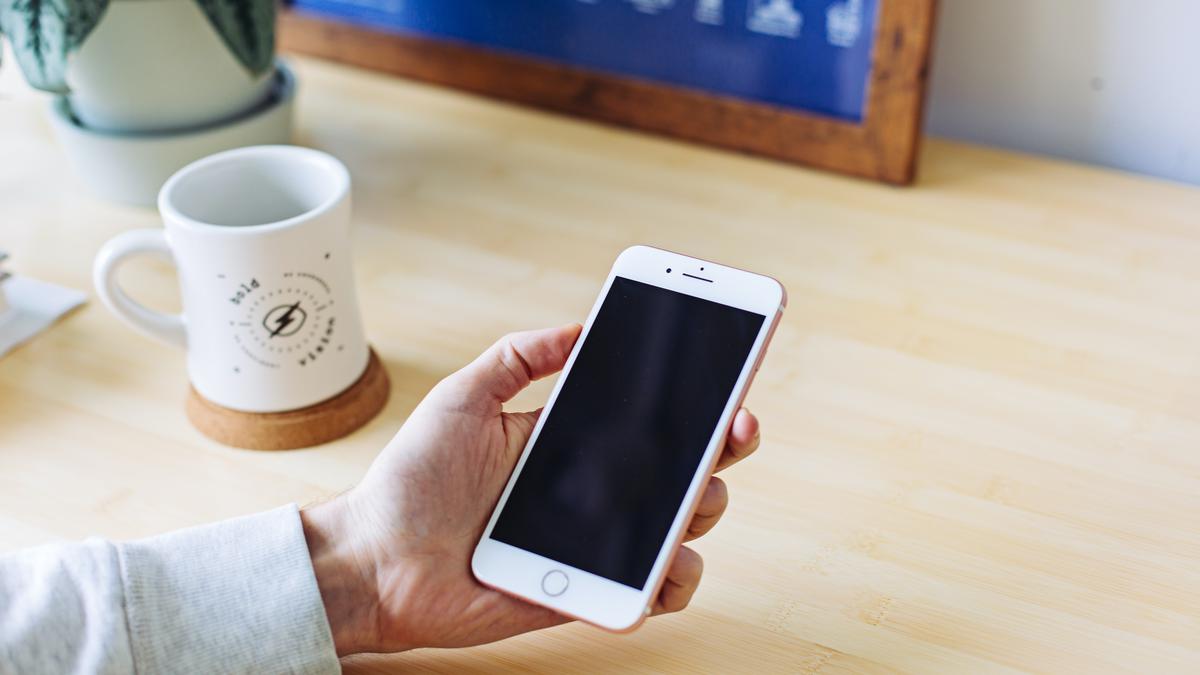 Penyebab Layar HP Mati Tiba-tiba serta Cara Mengatasinya