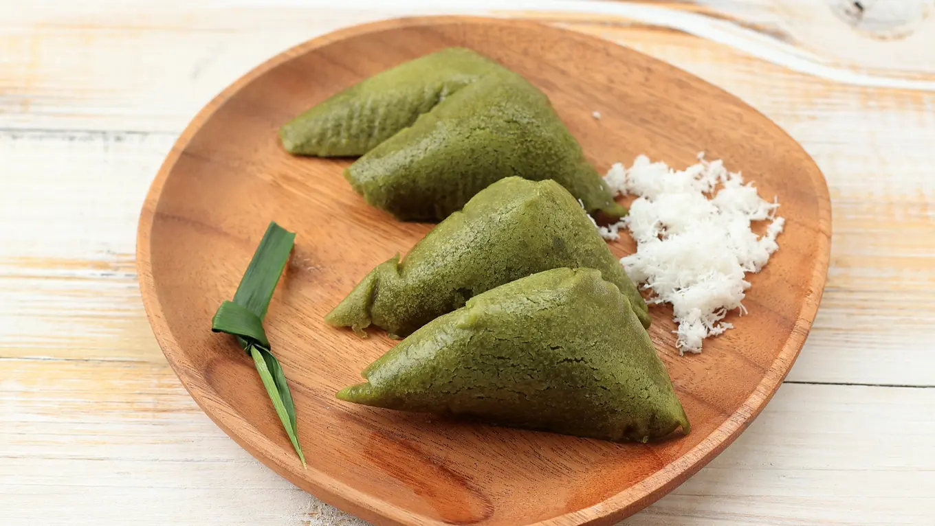 Resep Kue Apang Pandan Kukus yang Empuk dan Lembut - Food Fimela.com
