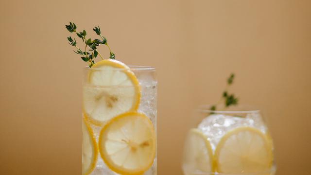 Resep Lemon Squash yang Mudah dan Menyegarkan - Food Fimela.com
