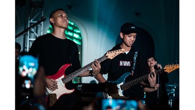6 Potret Timur Zavier, Anak Andra Dewa 19 yang Jadi Musisi - Surabaya ...