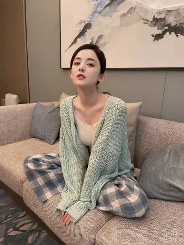 6 Potret Guli Nazha, Aktris China Berdarah Uighur Penuh Pesona ...