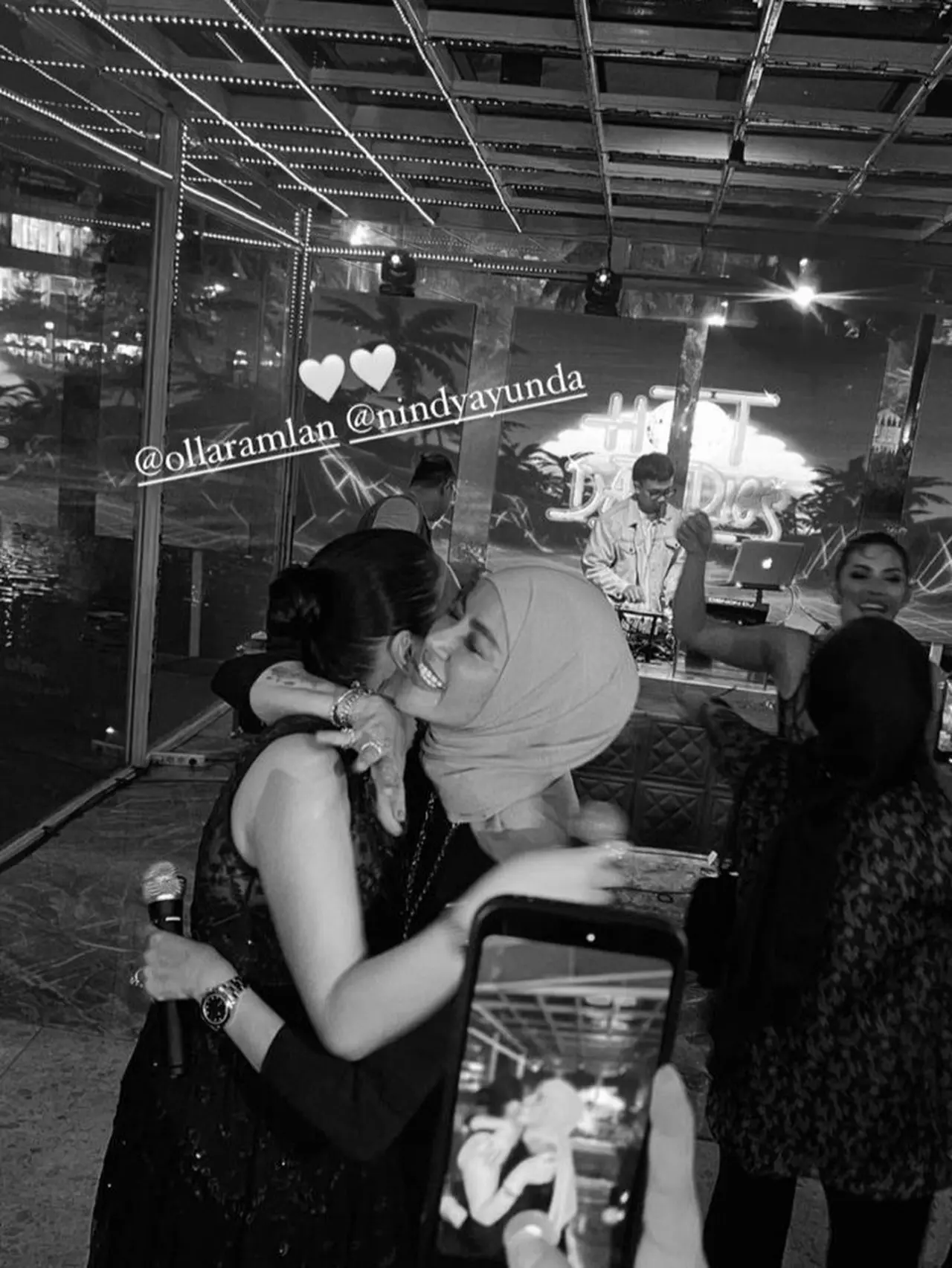 6 Momen Olla Ramlan Peluk Cium Nindy Ayunda di Pesta Elena Lubis, Sudah ...