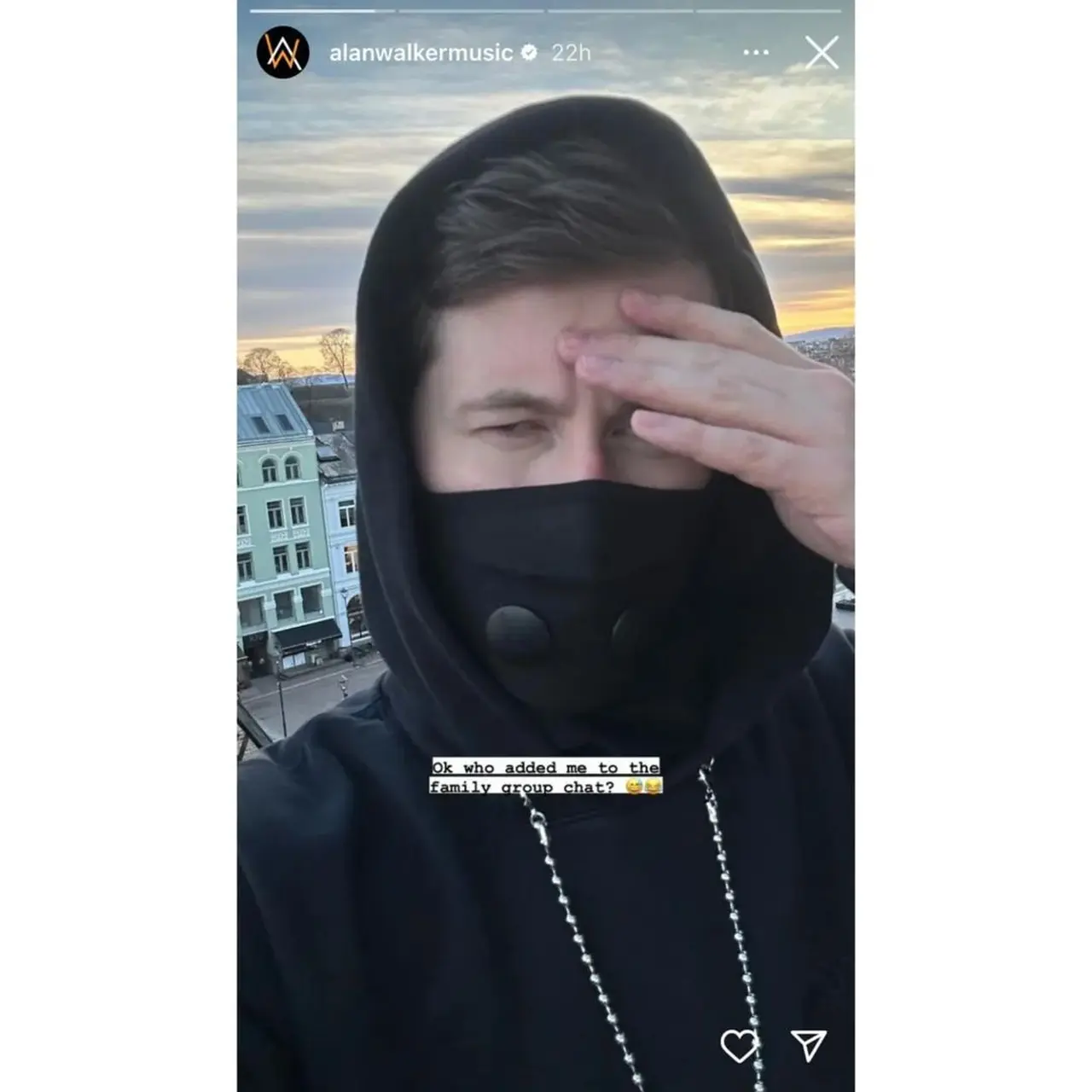 5 Potret Alan Walker Bingung Diinvite ke Grup WA Keluarga Oleh Netizen ...