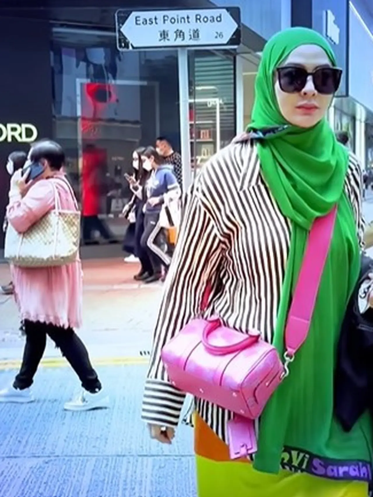 Dulu Jadi 'Inem Pelayan Sexy', Kini Sarah Vi Cantik Berhijab dan Sukses ...