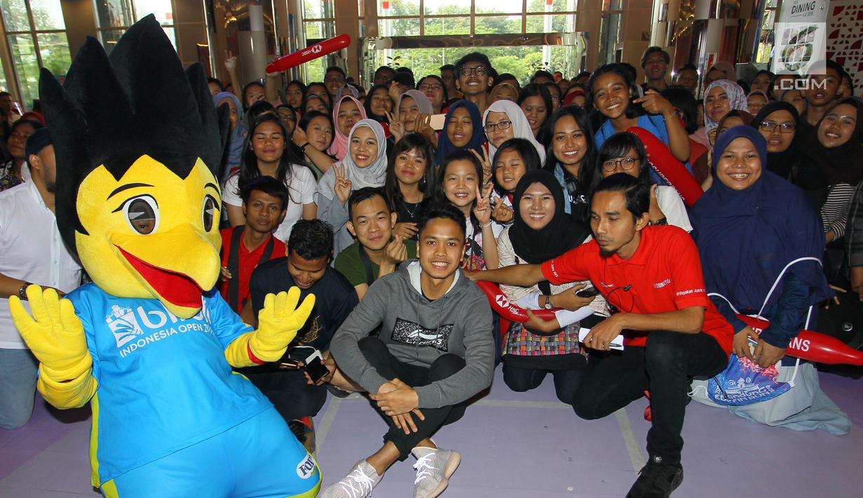 FOTO: Maskot Bio Sapa Pengunjung dalam Road to Blibli Indonesia Open 2019 - Foto Liputan6.com