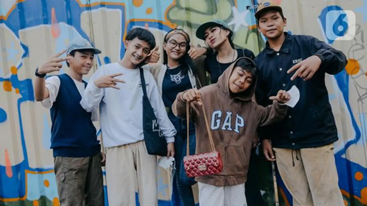 Potret Pemuda-Pemudi SCBD, Selebriti dan Pejabat di Citayam Fashion ...