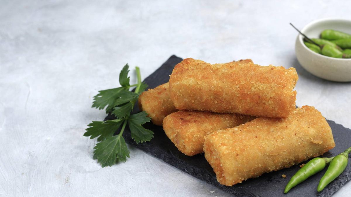 Cara Praktis Membuat Risol Mayo Roti Tawar - Lifestyle Fimela.com