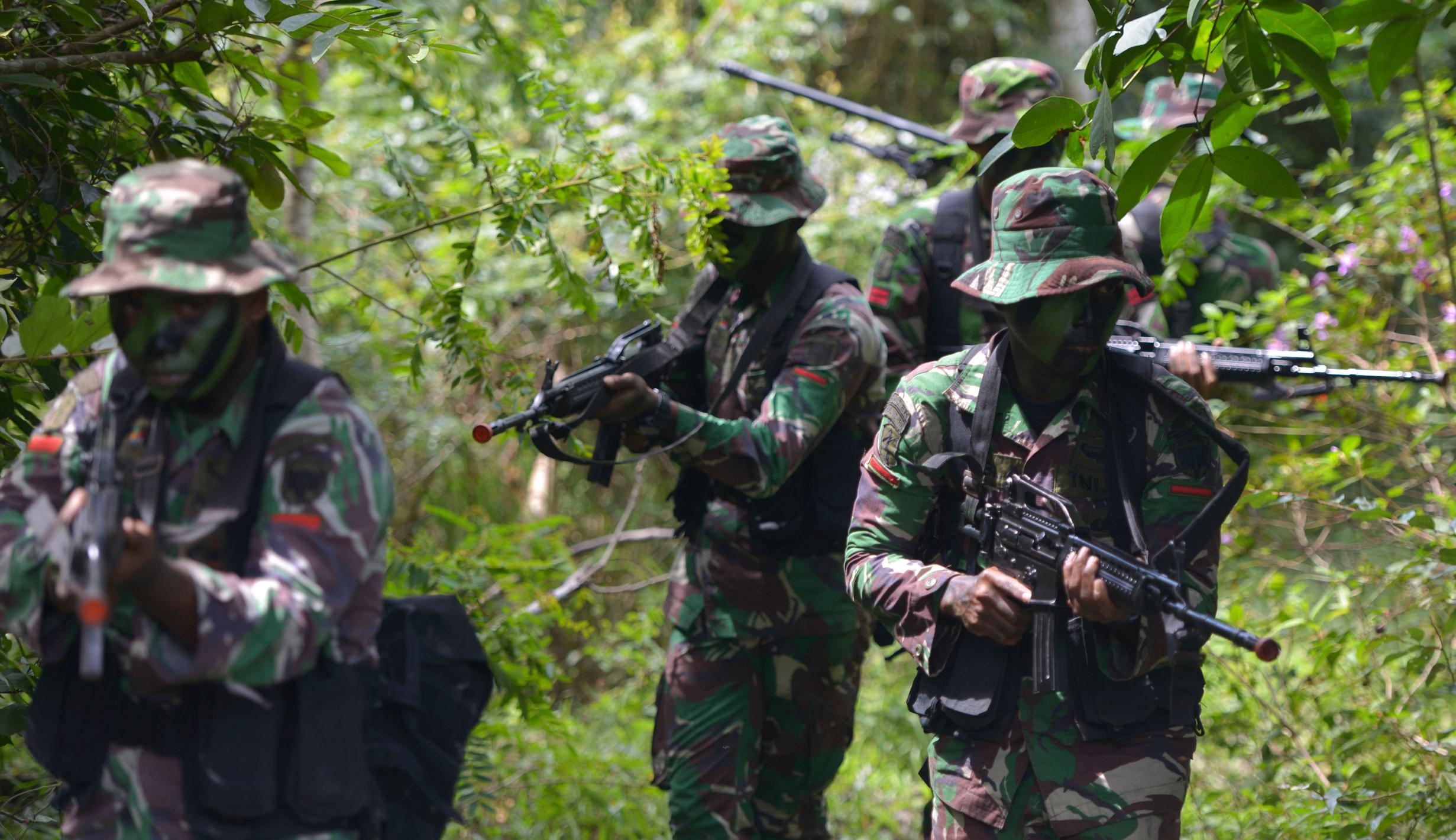 FOTO: Mengintip Latihan Perang Gerilya Prajurit TNI