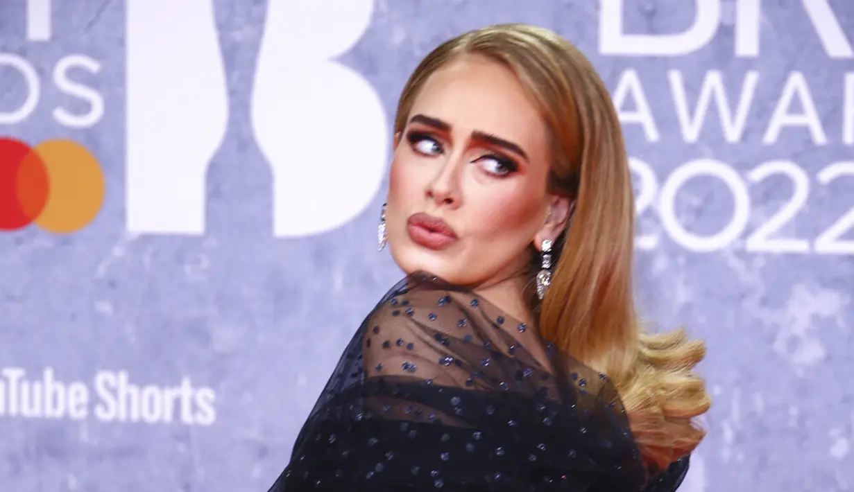 FOTO: Adele Raih 3 Penghargaan BRIT Awards 2022 - Foto Liputan6.com