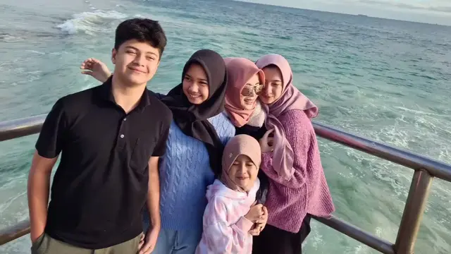 10 Potret Keharmonisan Keluarga Primus Yustisio dan Jihan Fahira - Entertainment Fimela.com