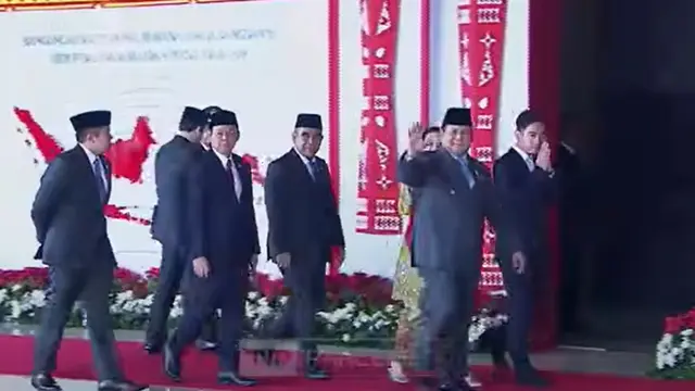 Prabowo Tiba di Sidang Tahunan MPR untuk Pidato Kenegaraan Perdana, Pakai Jas Bukan Baju Adat ...