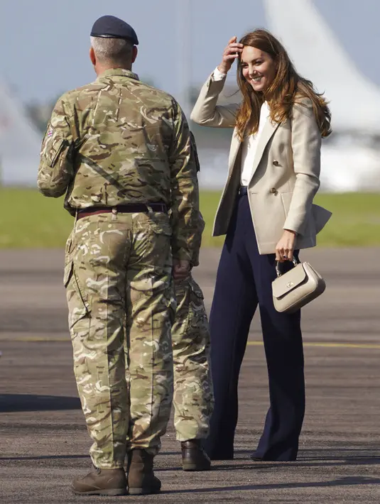 FOTO: Kemunculan Kate Middleton ke Publik Usai Lama Menghilang - Foto ...