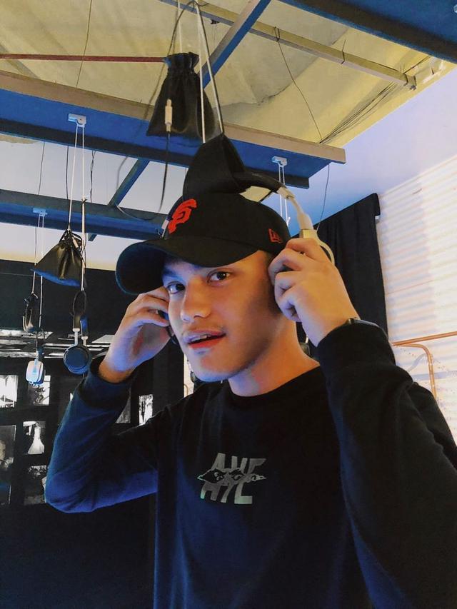 6 Potret Irzan Faiq, Aktor yang Dikabarkan Dekat dengan Prilly ...