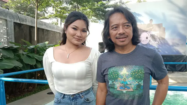 Dewa Budjana Digandeng Levi Saat Perkenalkan Single Perdana Berjudul Cerita Manis - ShowBiz ...