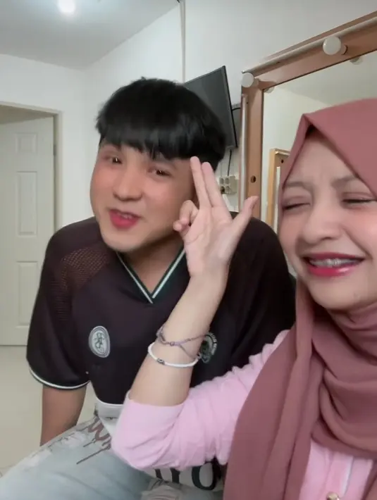 Momen Jirayut dan Halda Rianta Akhirnya Ketemuan Setelah Dijodohkan Warganet - Foto Liputan6.com