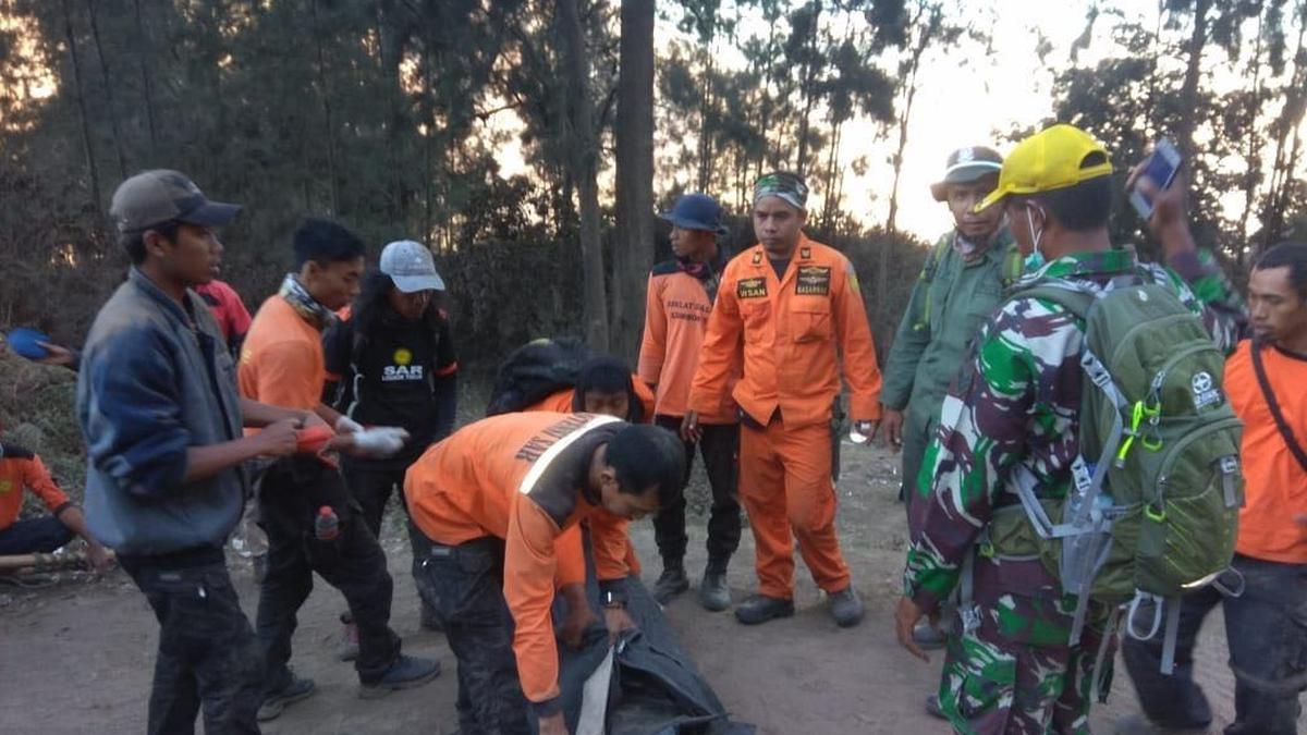 Pendaki Rinjani yang Meninggal Sudah Dievakuasi dari Danau Segara Anak - News Liputan6.com