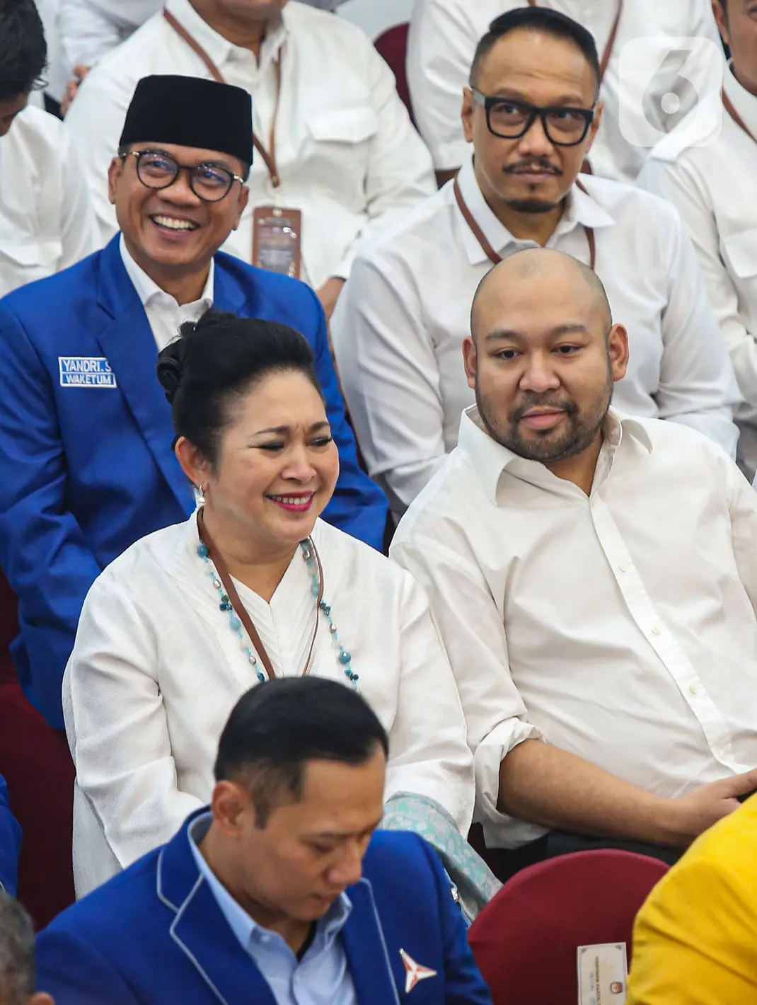 Kenakan Busana Senada, Titiek Soeharto dan Didiet Hediprasetyo Hadiri Penetapan Prabowo sebagai ...