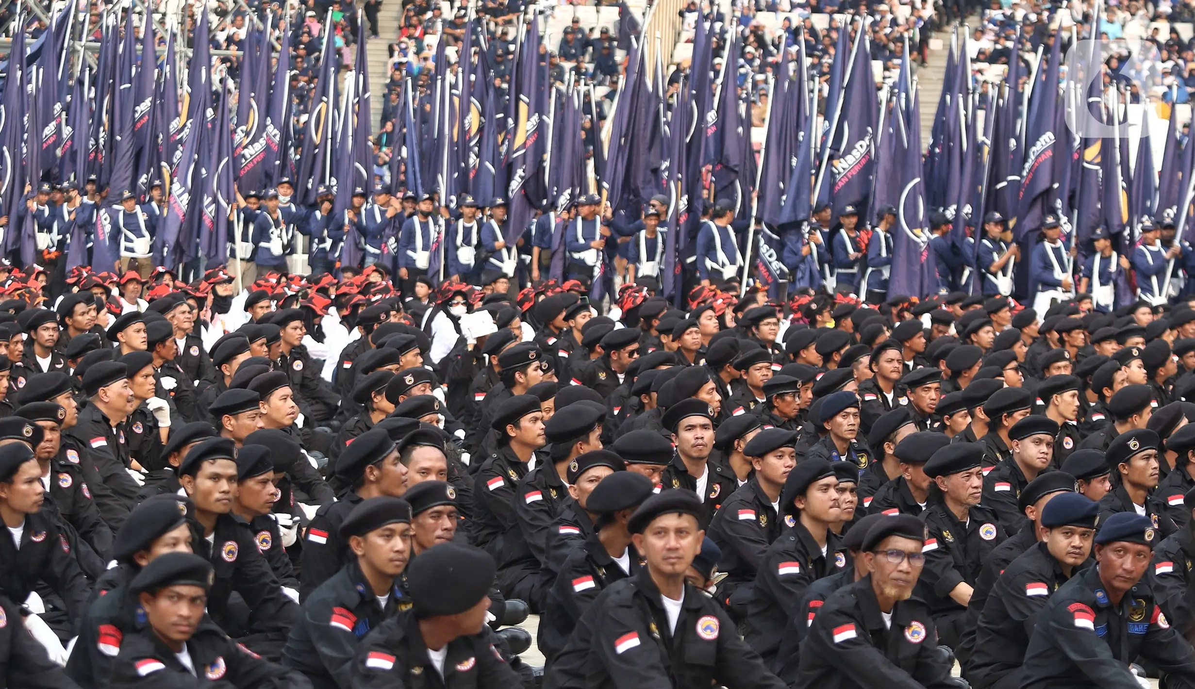 Ribuan Kader dan Simpatisan Padati Stadion GBK saat Apel Perubahan ...