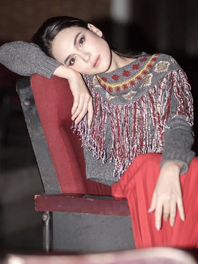 Foto Tanpa Make Up, Wajah Cantik Luna Maya Disebut Penuh Kesedihan ...