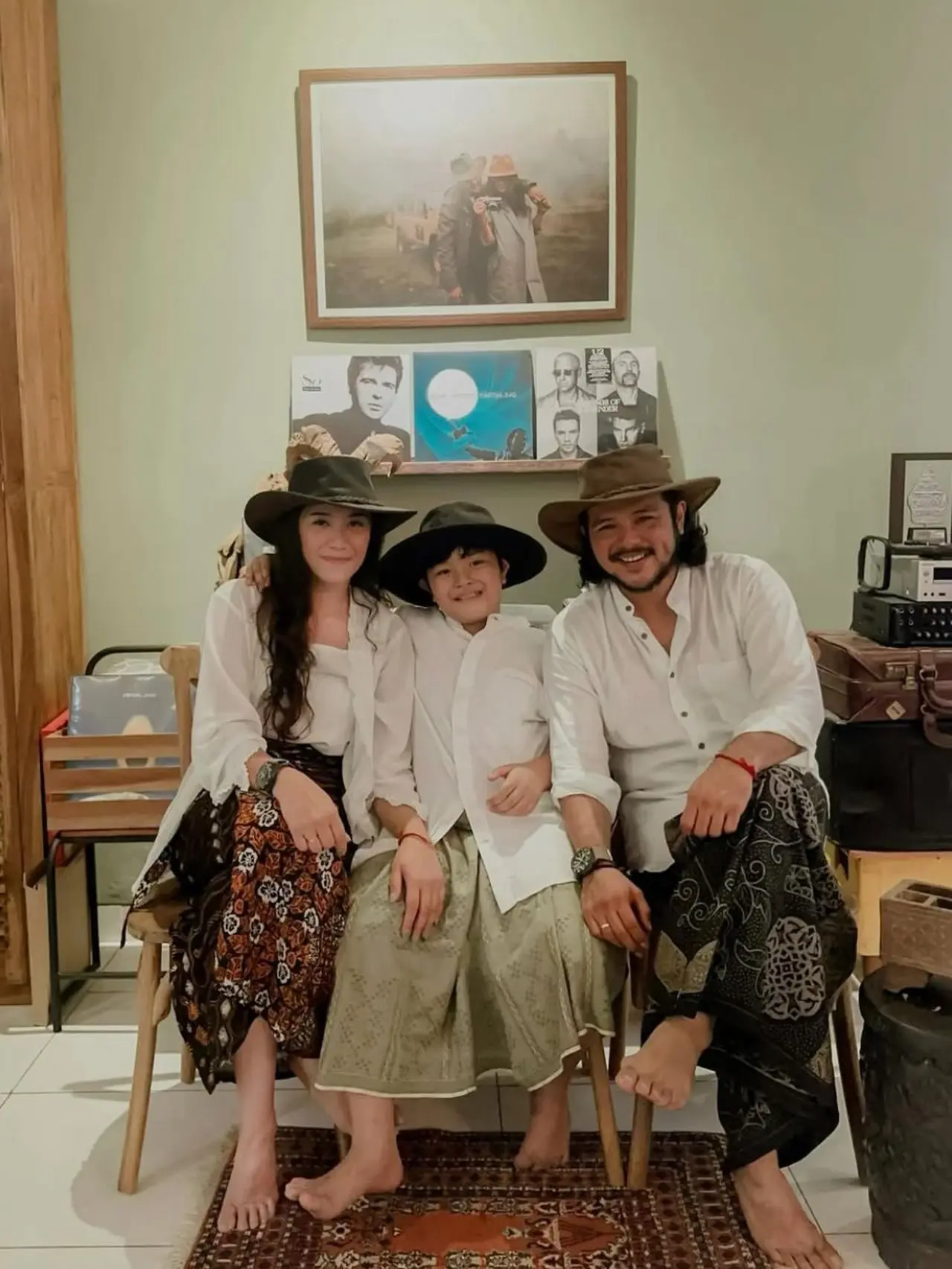 6 Potret Keharmonisan Rumah Tangga Ramon Y Tungka dengan Istri ...